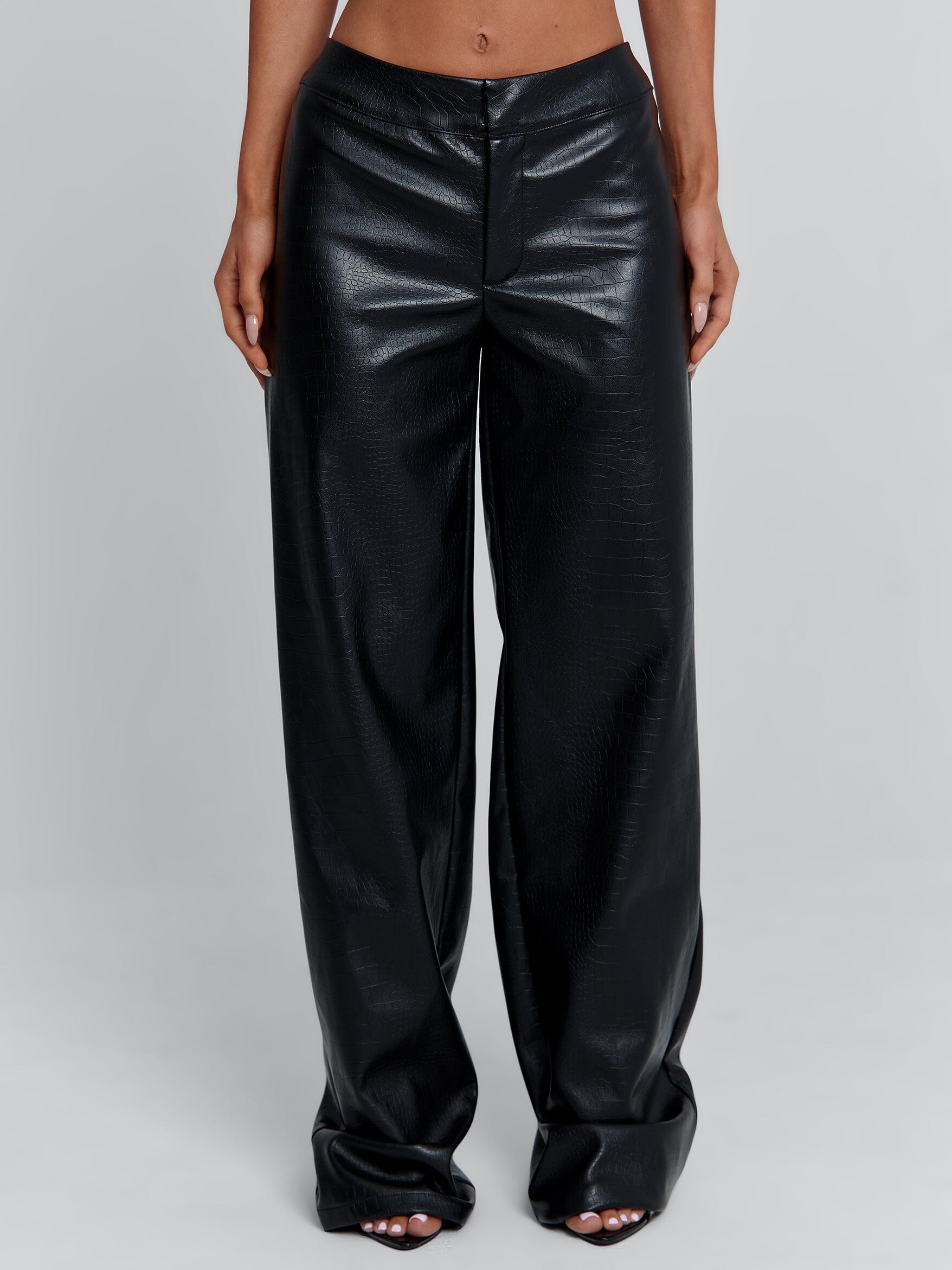 Sevara Pant Black | Outcast US – Outcast USA